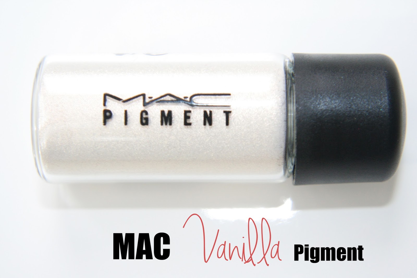 MAC - Vanilla Pigment | A Beauty To Rock