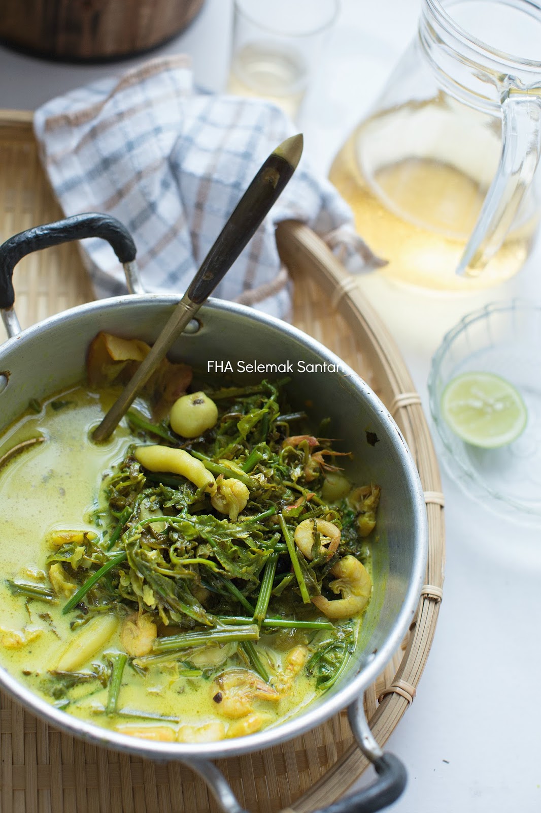 MASAK LEMAK CILI API 'PUCUK PAKU & UBI KEMILI' .. Dah sedap, bertambah ...