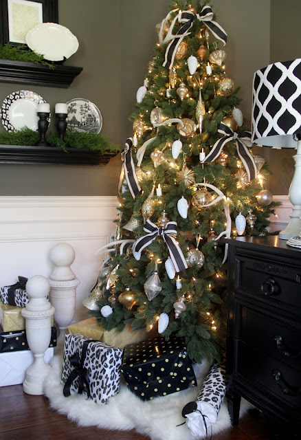 The Yellow Cape Cod: My 2016 Tastemakers Christmas Tree~And a Giveaway