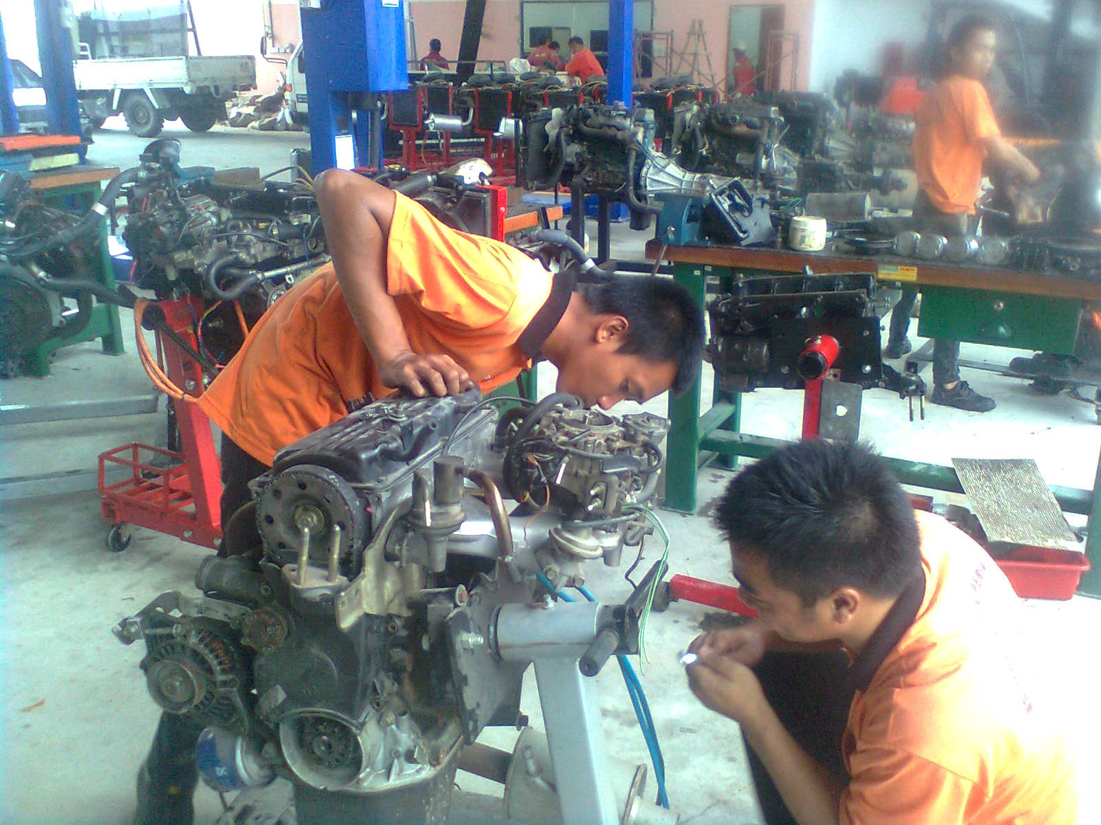 Laman Info Bengkel Automotif: Aktiviti Rancak di Bengkel Automotif ILP ...