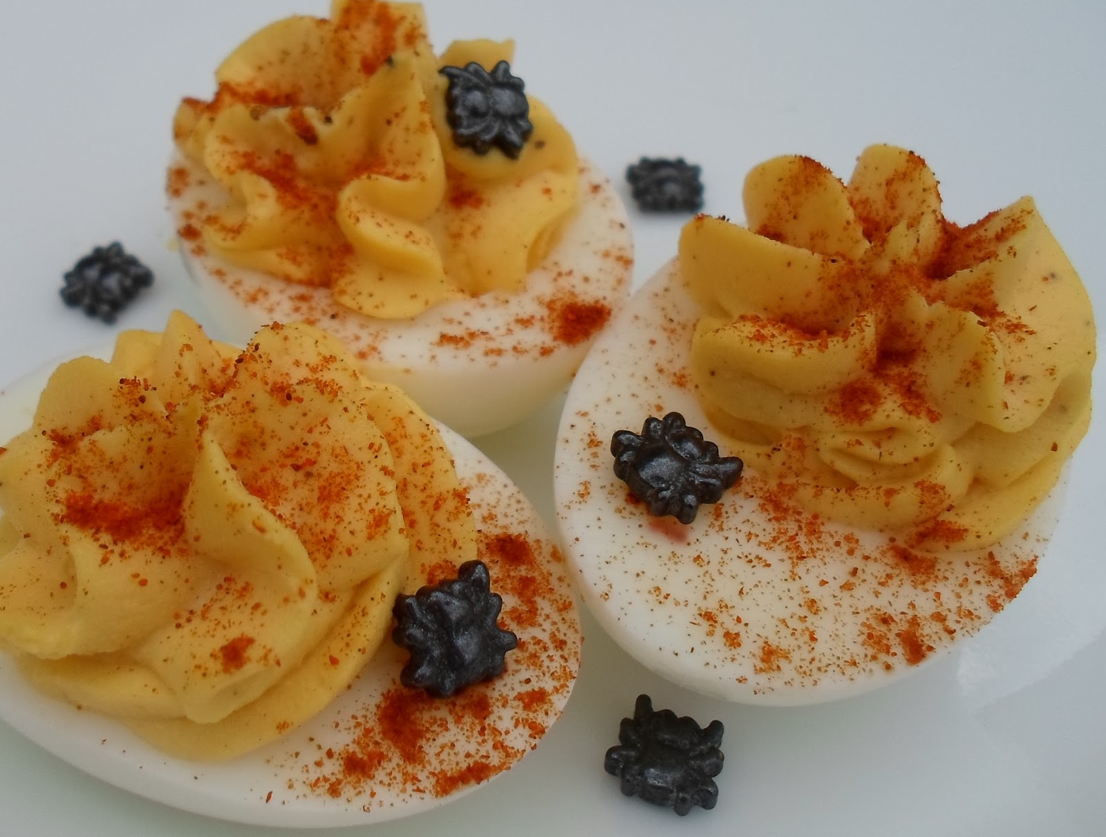 Happier Than A Pig In Mud: Halloween Deviled Eggs with Candy Spider ...