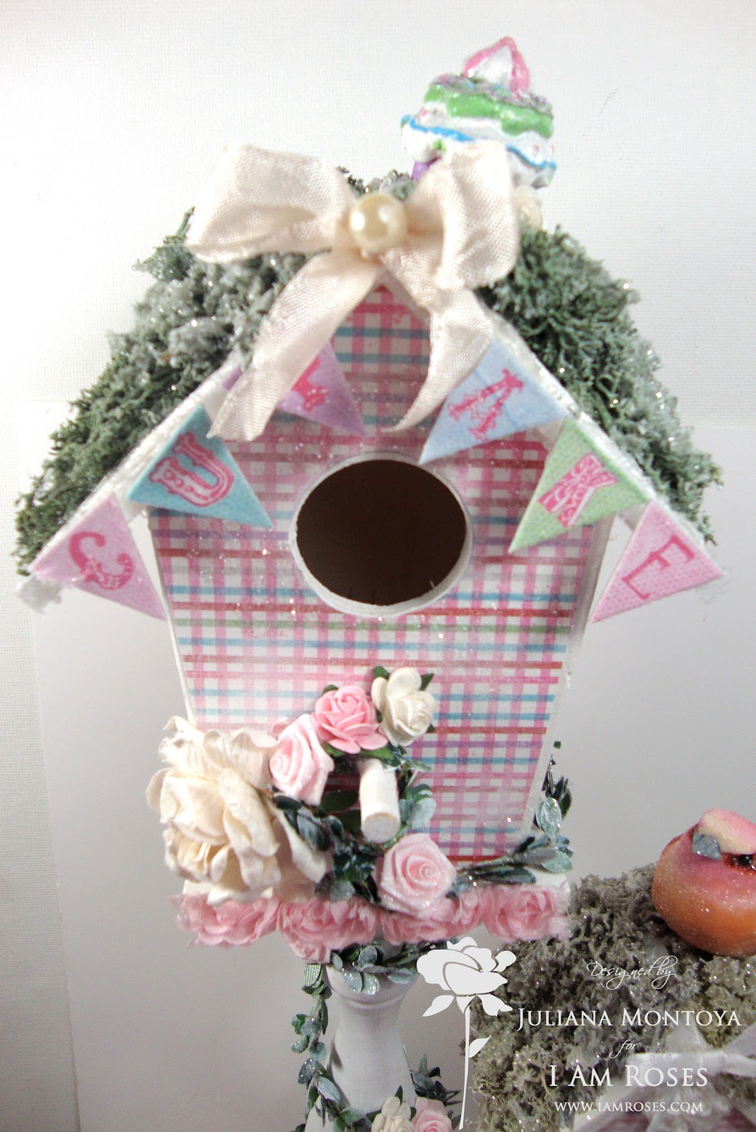 ShabbyChicJCouture : Valentine's Cupcake Birdhouse