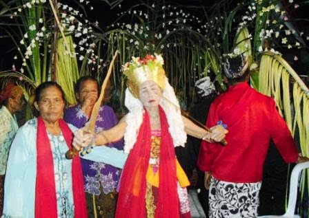 Budaya dan Tradisi Seblang ~ Ganang Alfianto