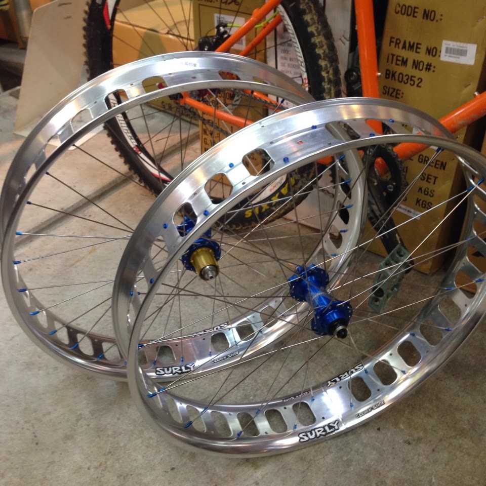 EThss: SURLY CLOWN SHOE RIM