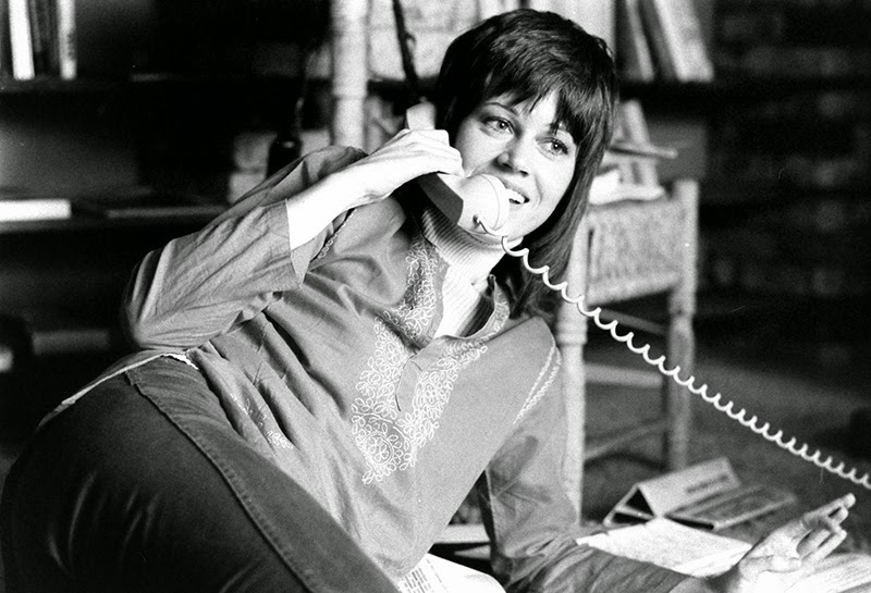 35 Interesting Vintage Photos of Celebrities on the Phone ~ Vintage ...