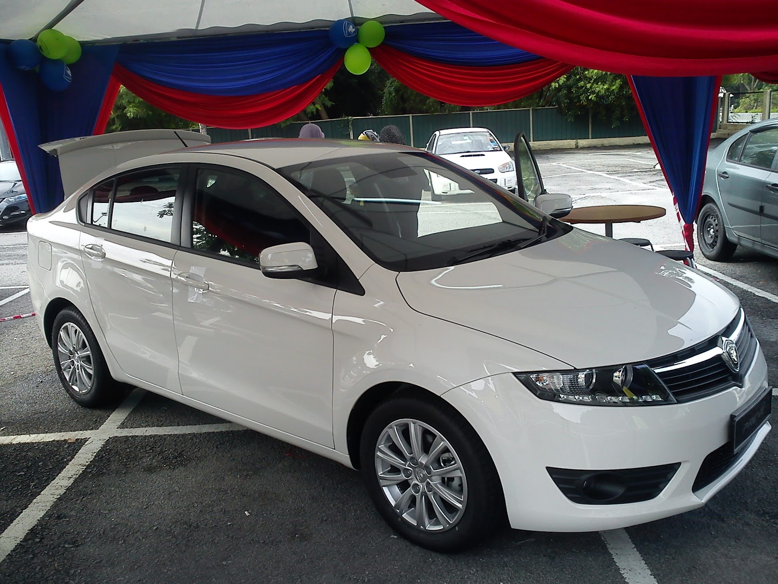 Motoring-Malaysia: First (Non Driving) Impressions of the Proton Prevé ...
