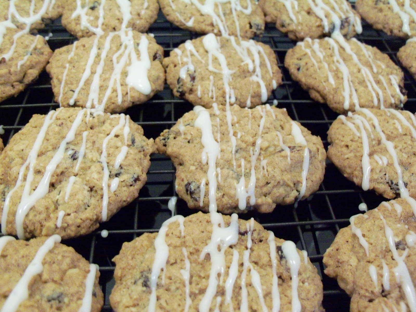 The Kitchen Edition: Cranberry Currant Oatmeal Cookies