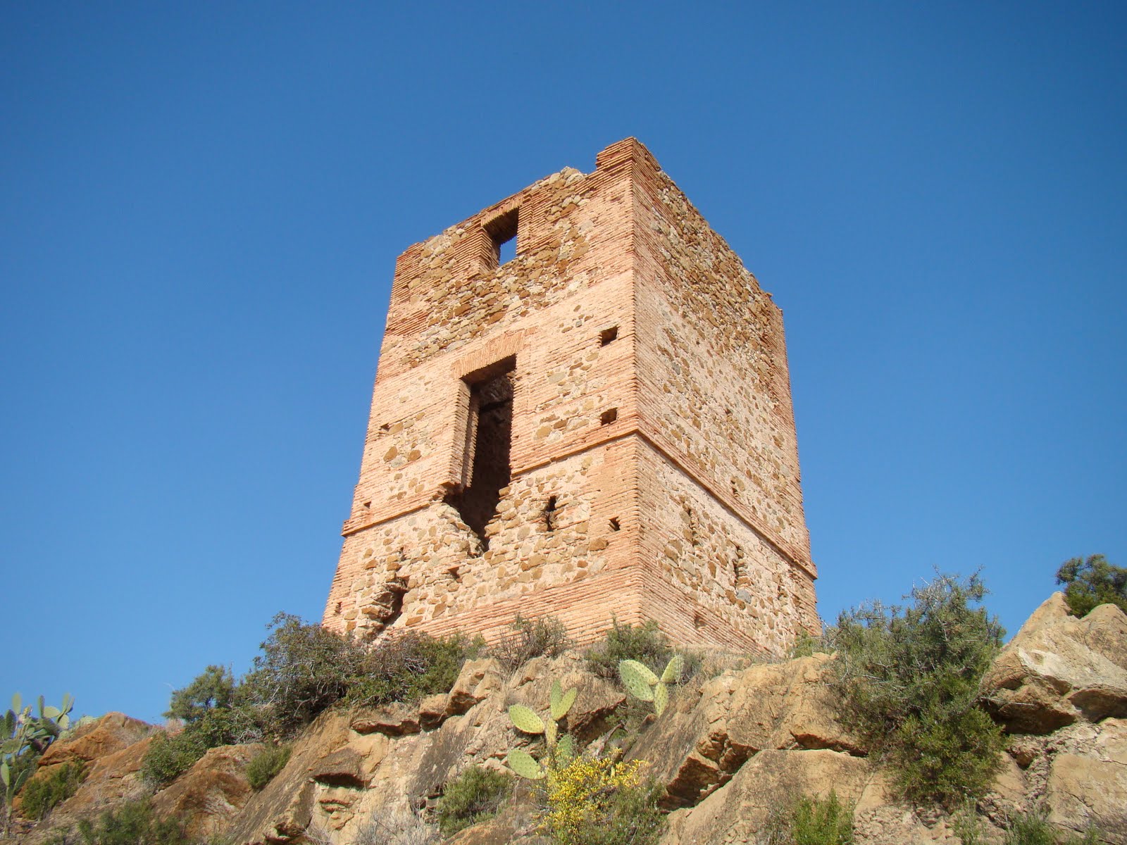 Castillos Españoles: CASTILLO DE ALMENARA - CASTELLÓN