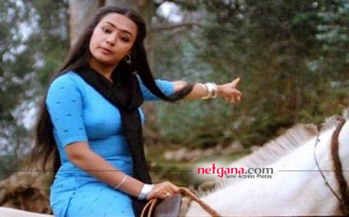 INDIAN ACTRESS: Amala old actress hot bra visible boobs show sexy images