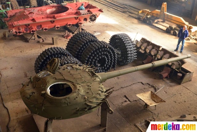 Garuda Militer: [World Article] Intip aktivitas bengkel kendaraan ...