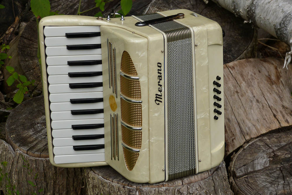 c.1955 Merano 12-bass Piano Accordion