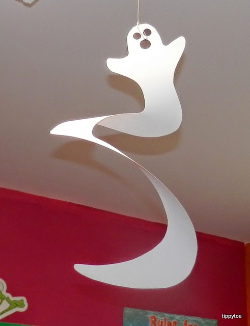 Tippytoe Crafts: Full Moons, Spinning Ghosts and Creepy Spiders