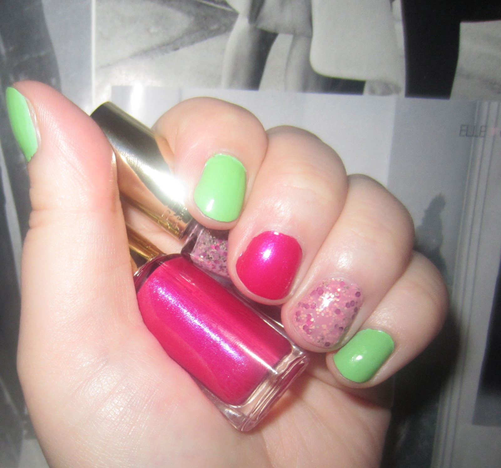 The Dodo way: Lime & Raspberry... Nail of the day!