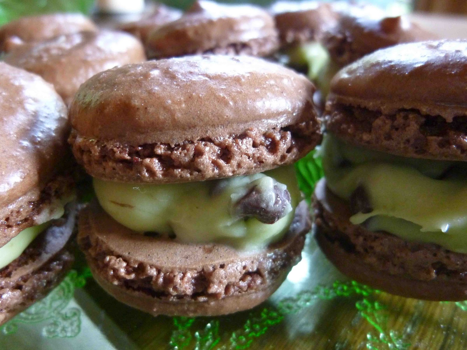 Mini Chocolate Macarons with Avocado Chocolate Chip Filling – Diary of ...