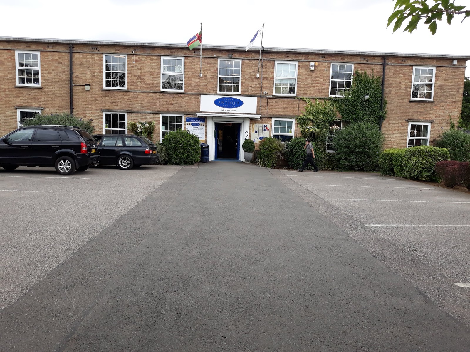 David Barron Furniture: Hemswell Antique Centre