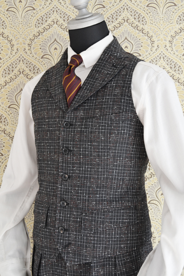 ADJUSTABLE COSTUME: Now accepting applications~3B Pinchback Style 3P-Suit