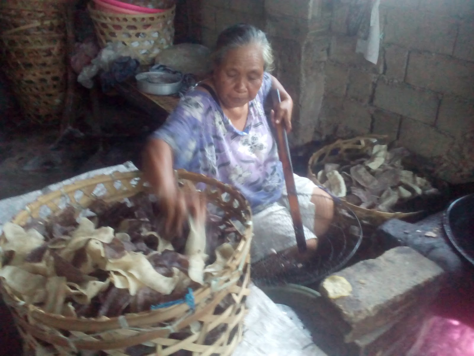 Destinasi Lombok: Mengenal Lebih Dekat Jaje Tujak Crispynya Lombok