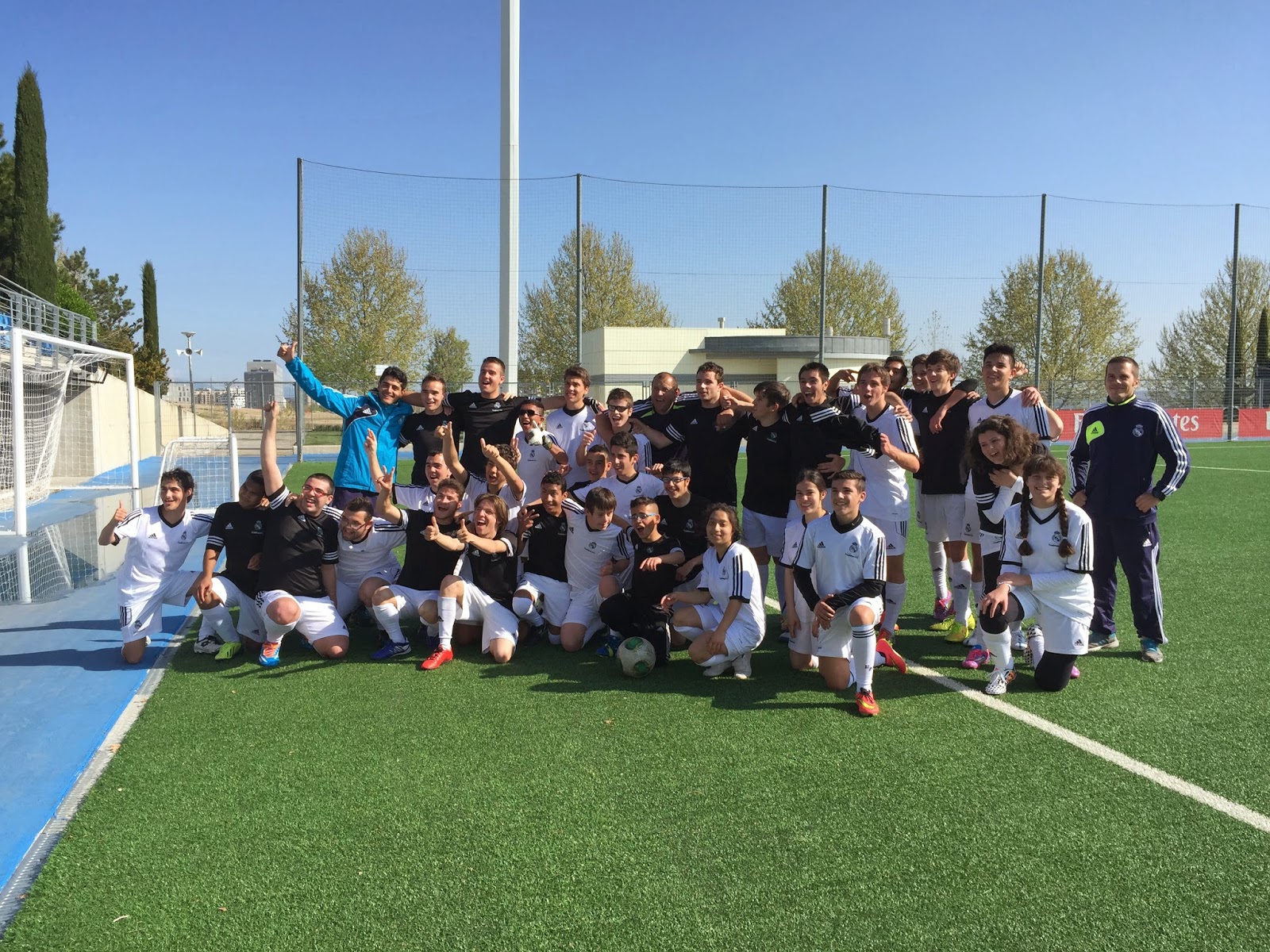 Club Deportivo A LA PAR : FÚTBOL EN VALDEBEBAS