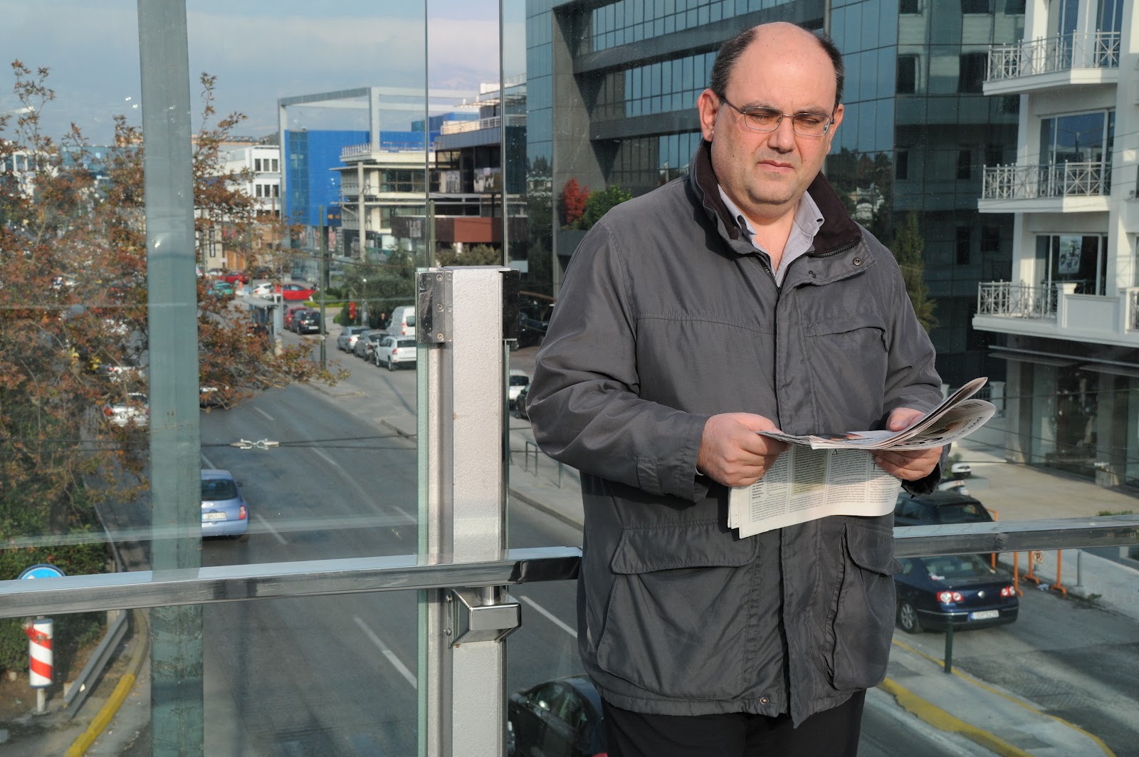 Αναρχικός Τραπεζίτης: που βρηκε πολιτικη αγωγη και παιδεια ο καζακης?
