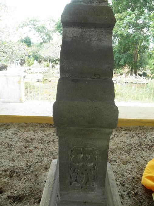 SENI LAMA MELAYU (MALAY OLDEN ART): Batu-batu nesan di makam Sultan ...