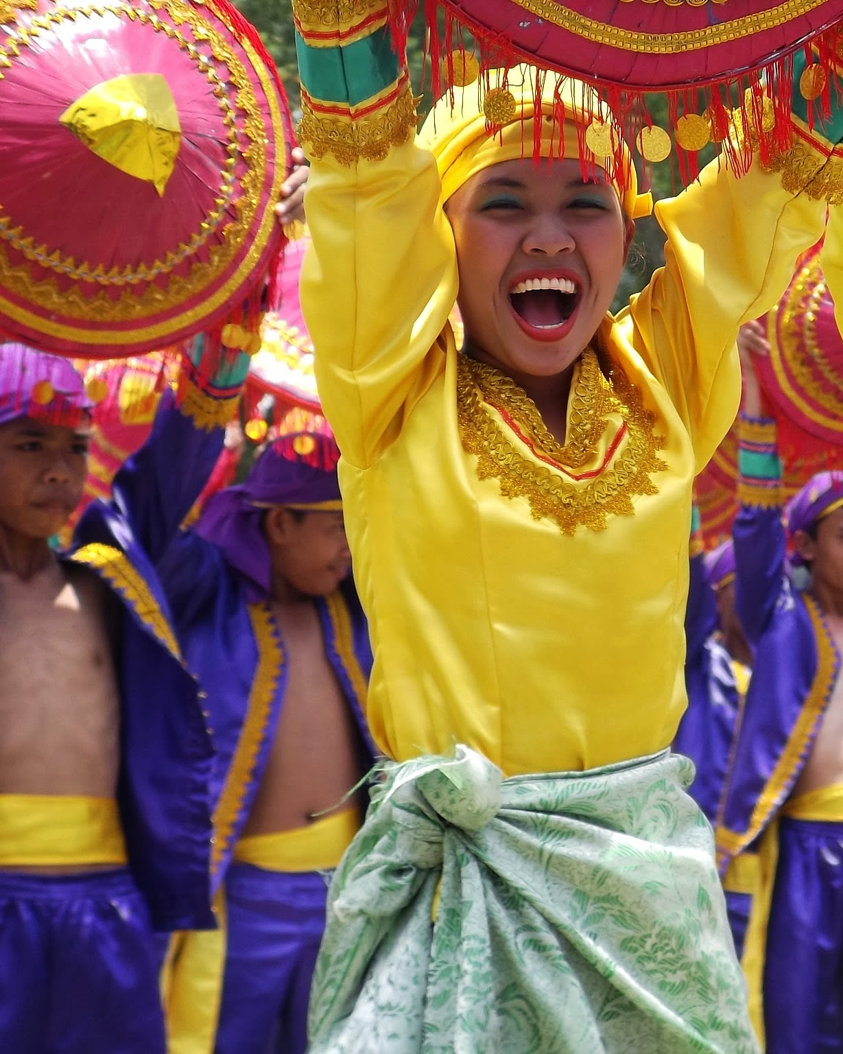 The Walking Tripod: Festival Photos: Talakudong Street Dancing and ...