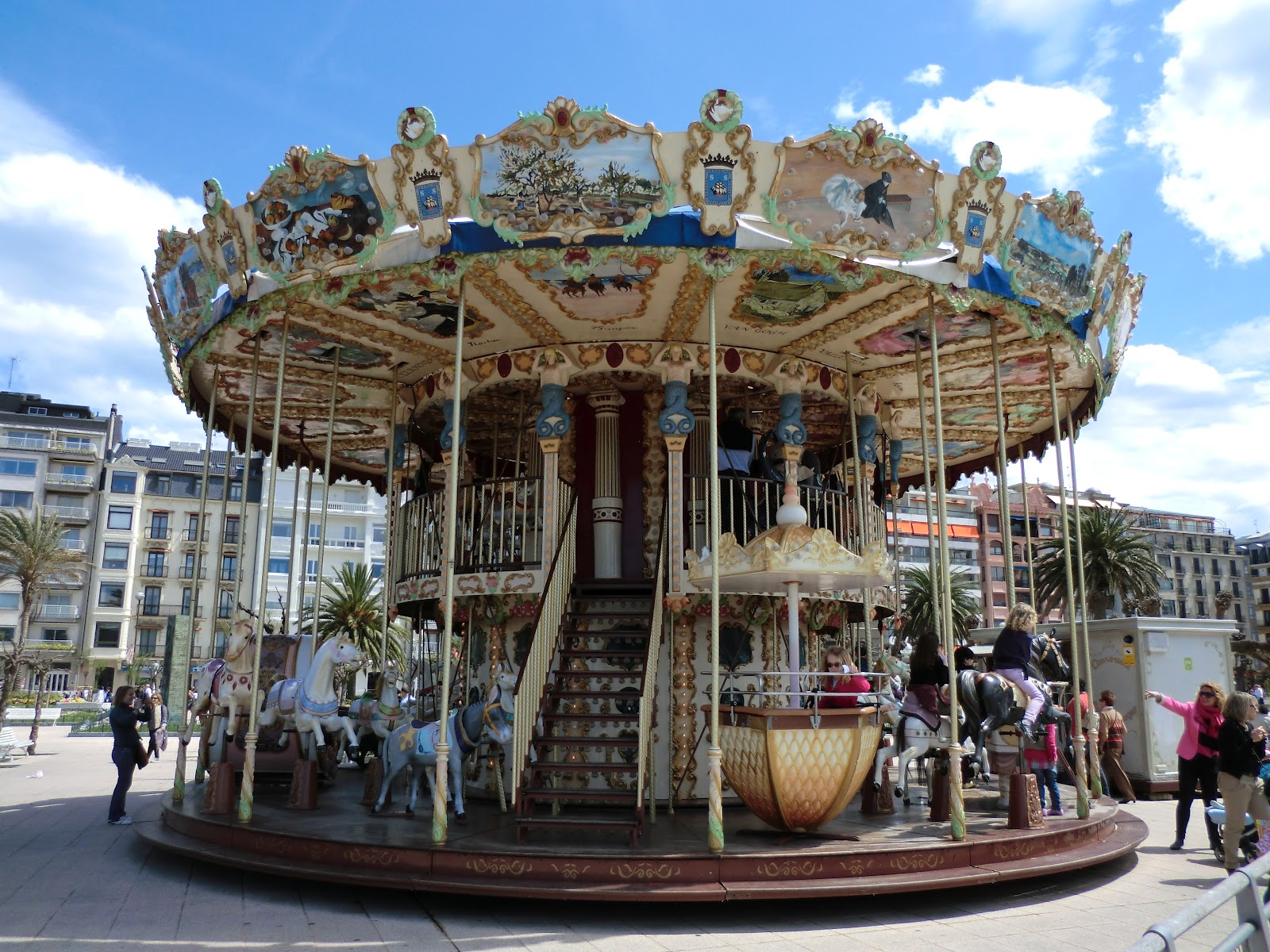 Con encanto . . .: Hoy me encanta: Carruseles