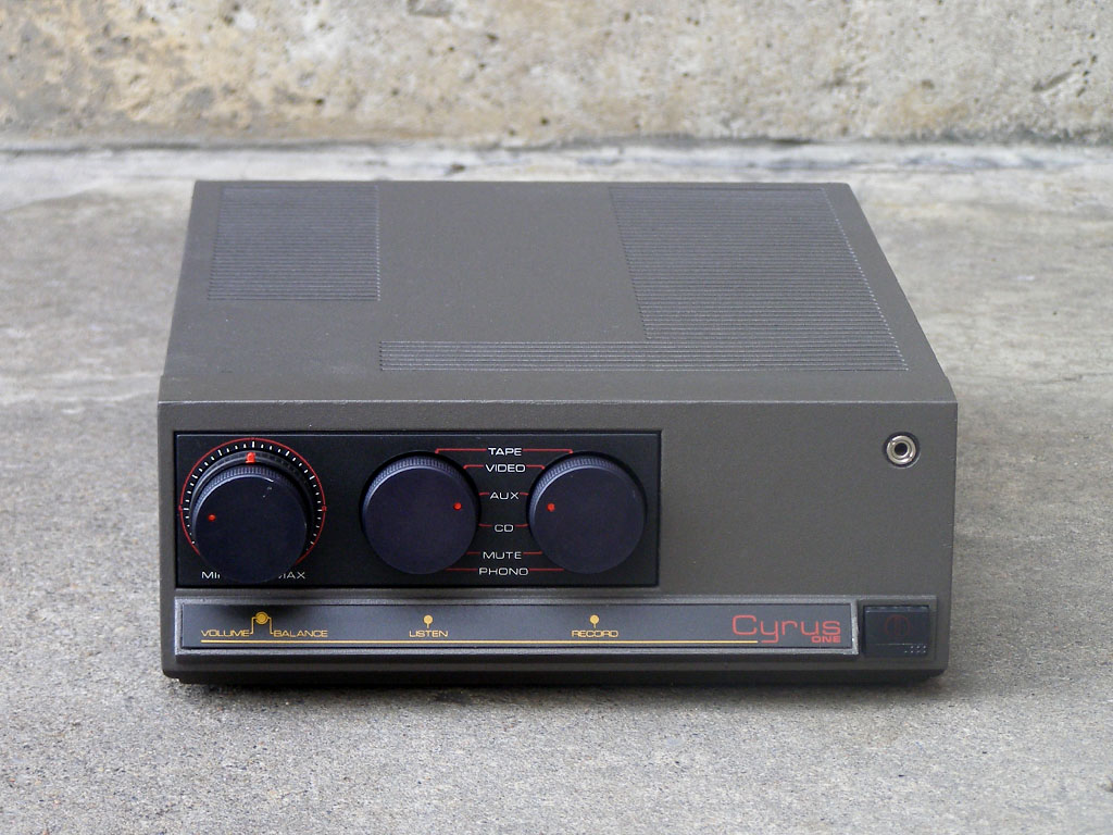 SEVENTIES STEREO: Mission Cyrus One photos.