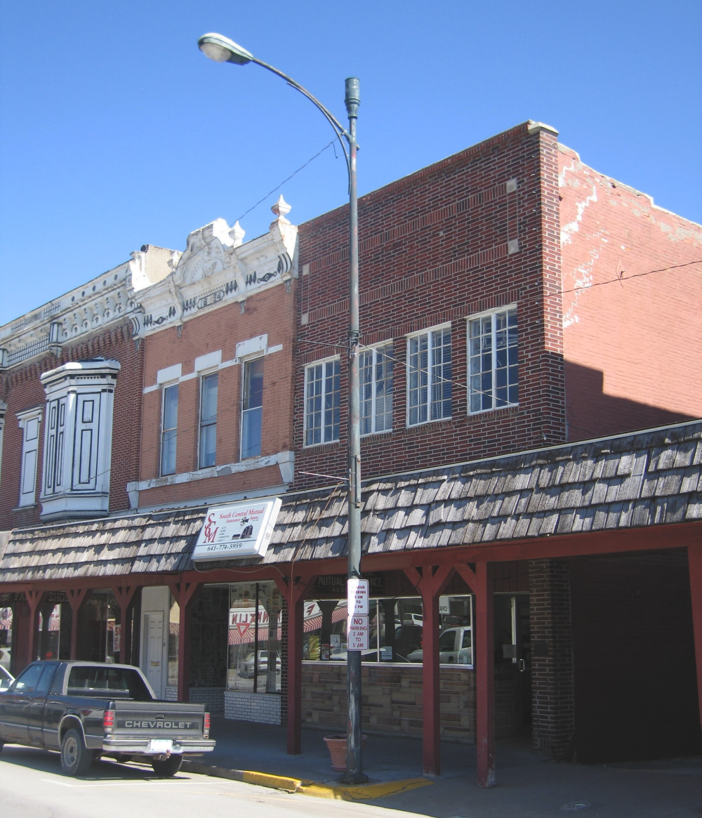 The Lucas Countyan: Chariton's first brick building?