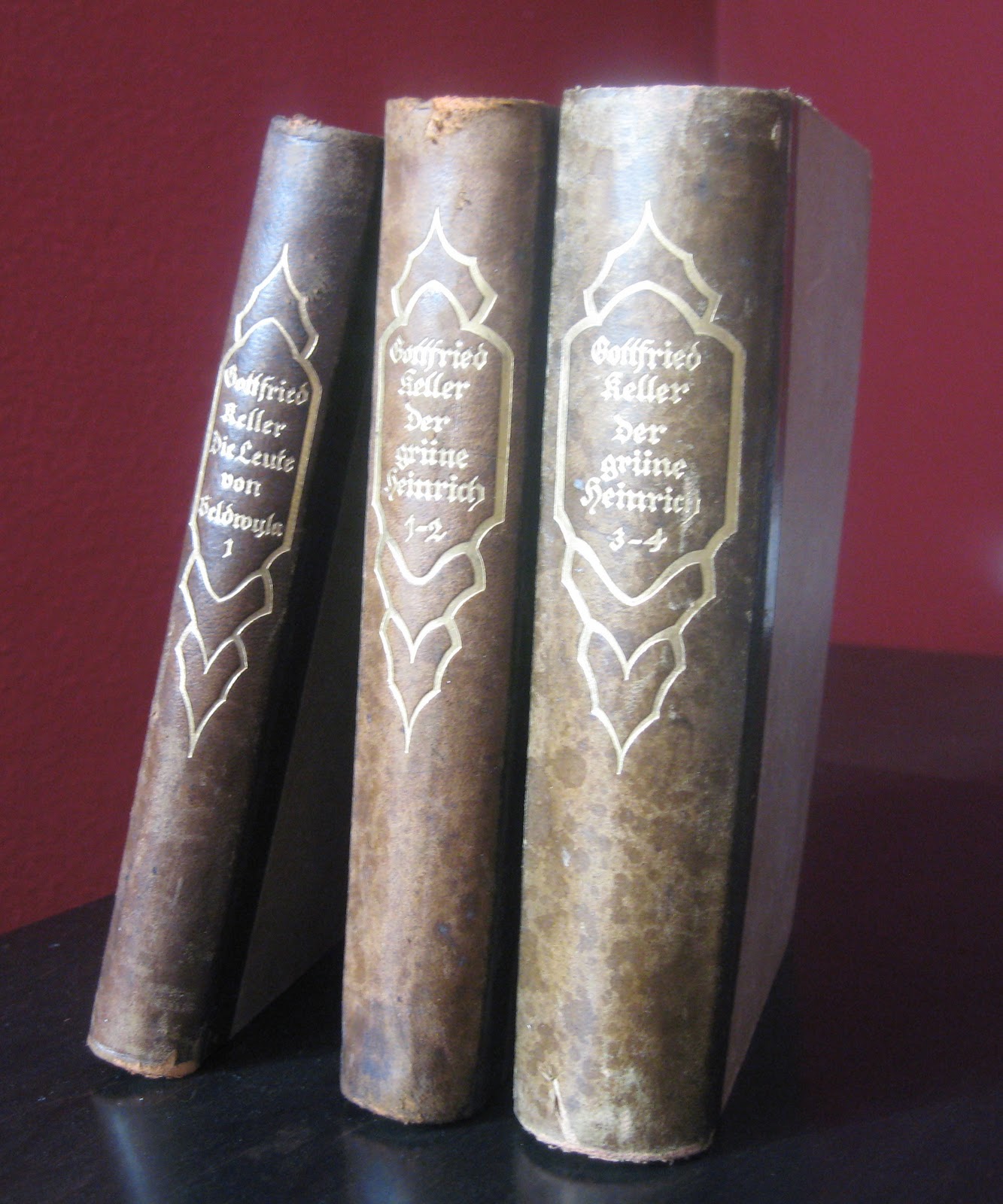 Haus Design: Linen Haus Update: Beautiful Antique Books