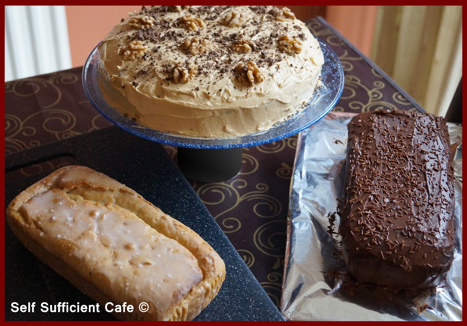 Self Sufficient Cafe: Birthday Cakes