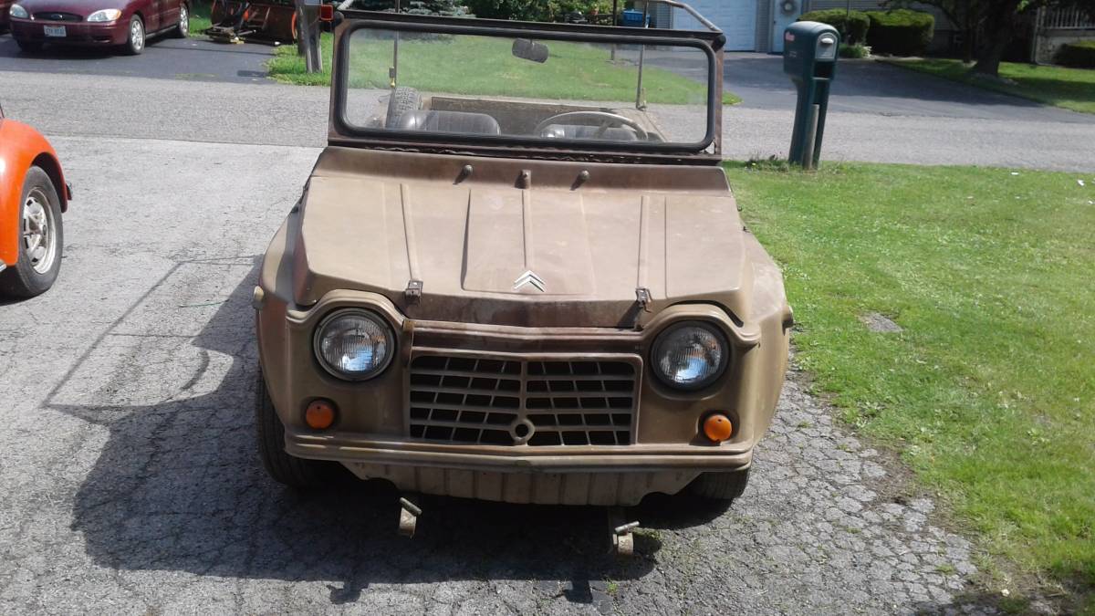 2 Camels: 1970 Citroën Méhari - DailyTurismo