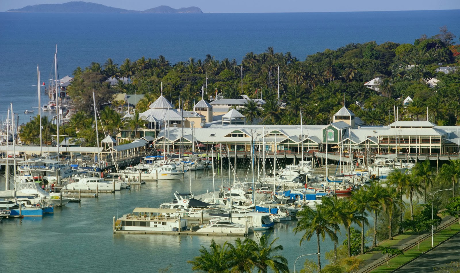 Australia Locations: Hotels Port Douglas - Australia