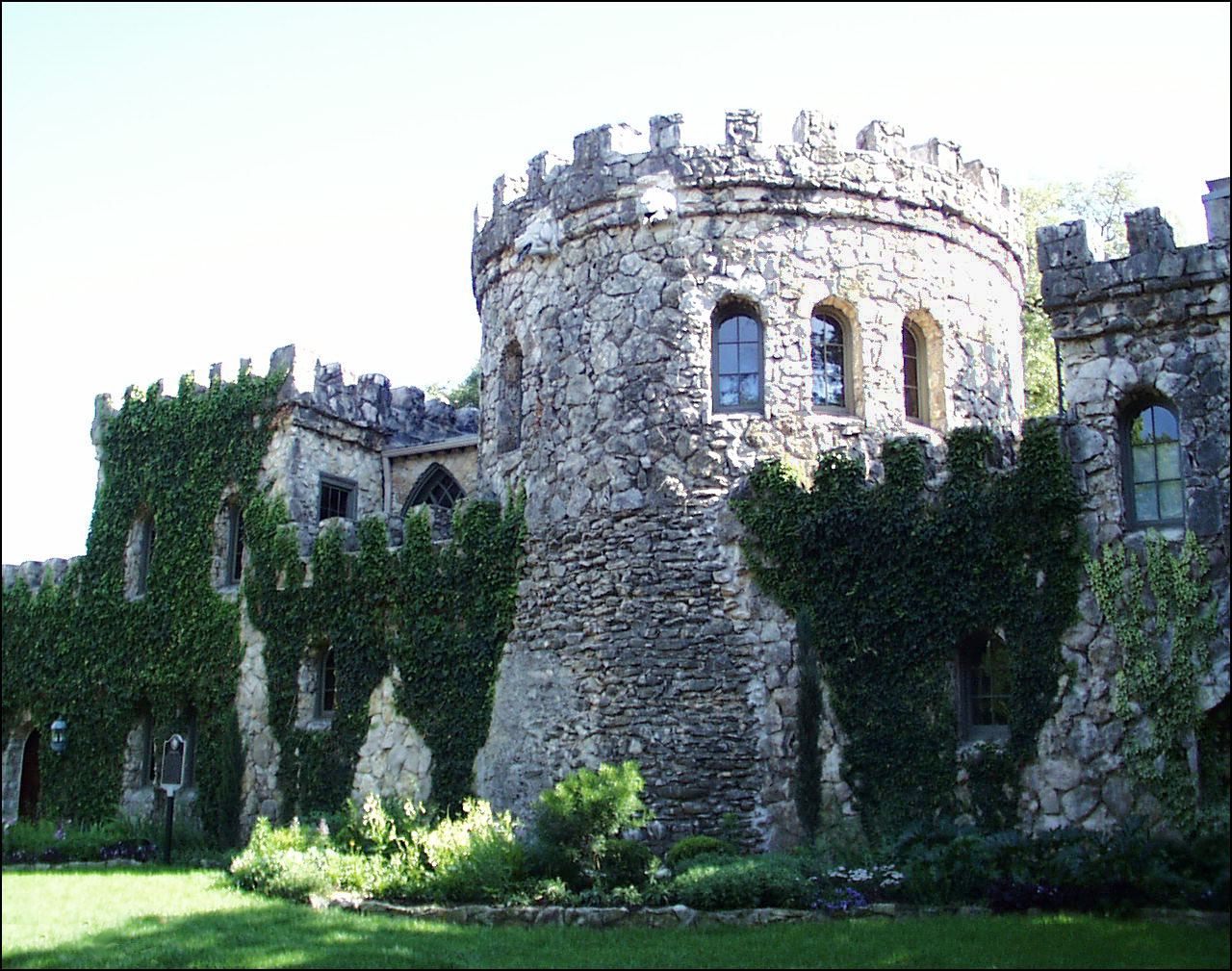 Shelley's House: Barons, Baronets and Battlements
