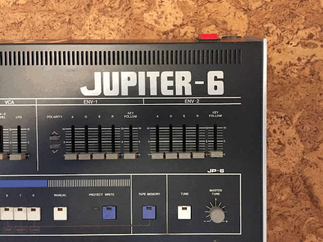 MATRIXSYNTH: Roland Jupiter 6 Synthesizer with High-end Gator Flight Case