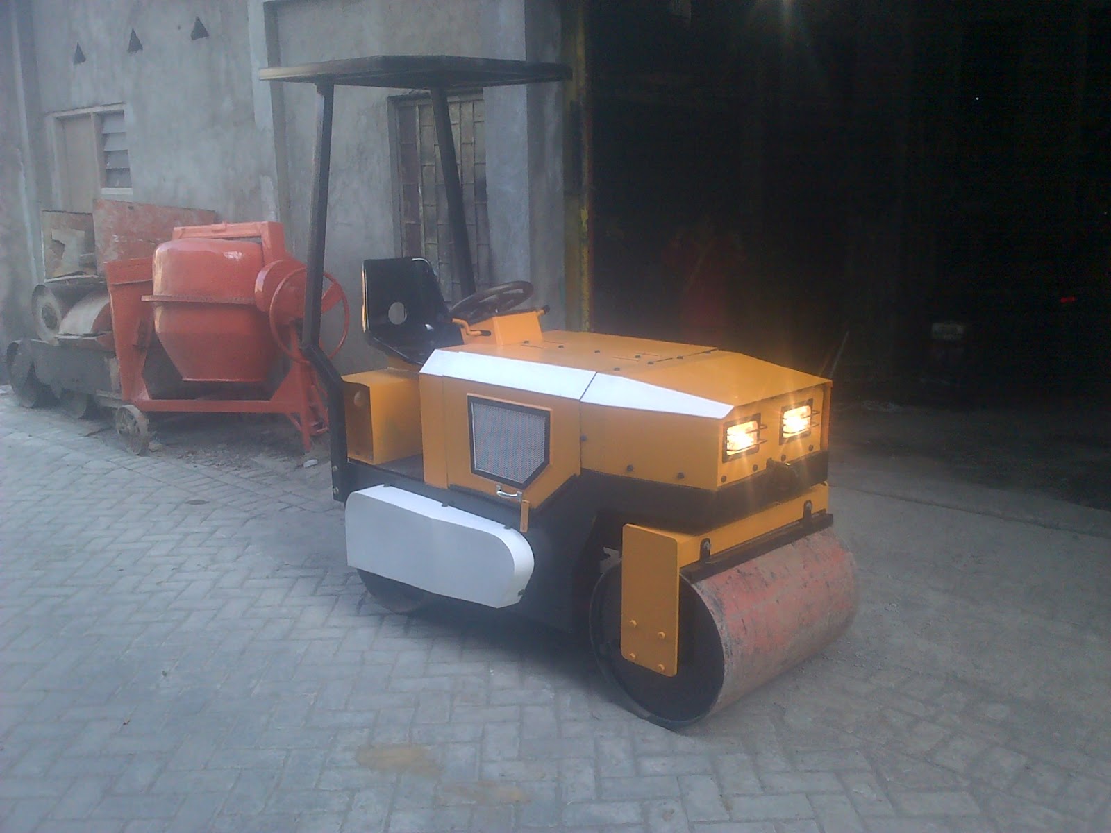 Ride-On Vibratory Roller (Tandem mini roller) ~ UD. CAHAYA ABADI