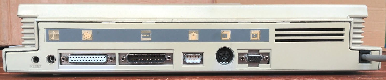 Retro Ordenadores Orty: Olivetti Prodest PC1 (1987) (dos disqueteras).