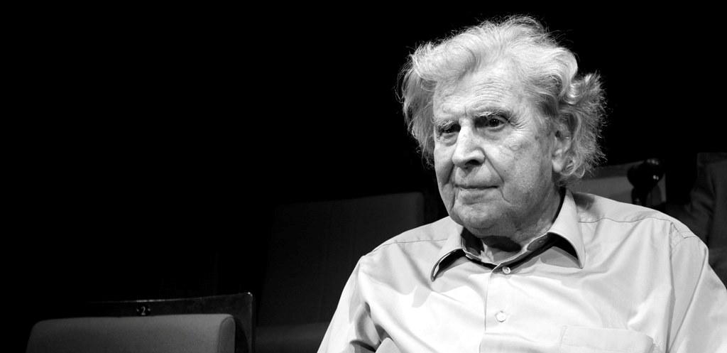 Μαρξισμός - Λενινισμός... Πάντα επίκαιρος...: Ο Μίκης Θεοδωράκης απαντά ...