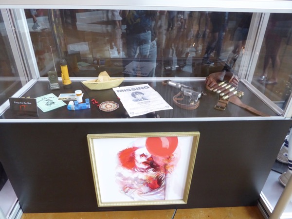 Hollywood Movie Costumes and Props: IT movie costumes and props on ...