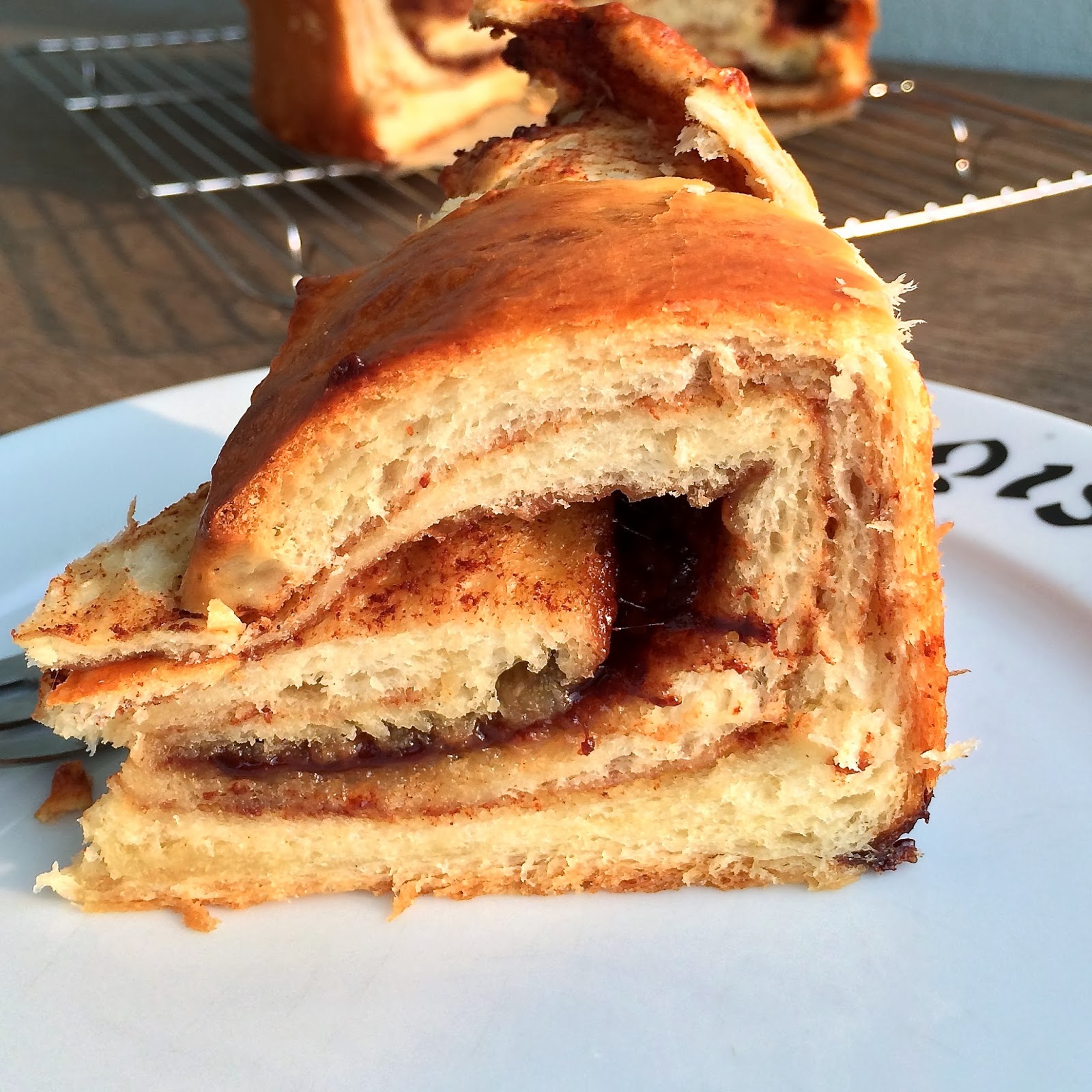 pepsakoy: A Mix of Lardy Cake & Cinnamon Rolls