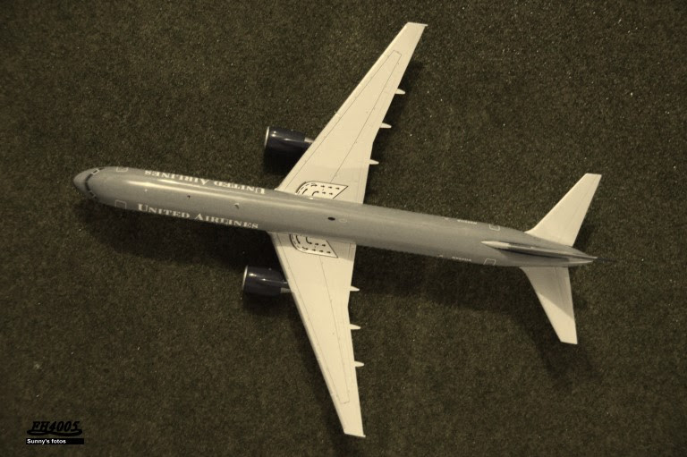 BHTXWmb: 模型分享 1:200 Boeing757-200 N592UA(Battleship Grey)火箭客機
