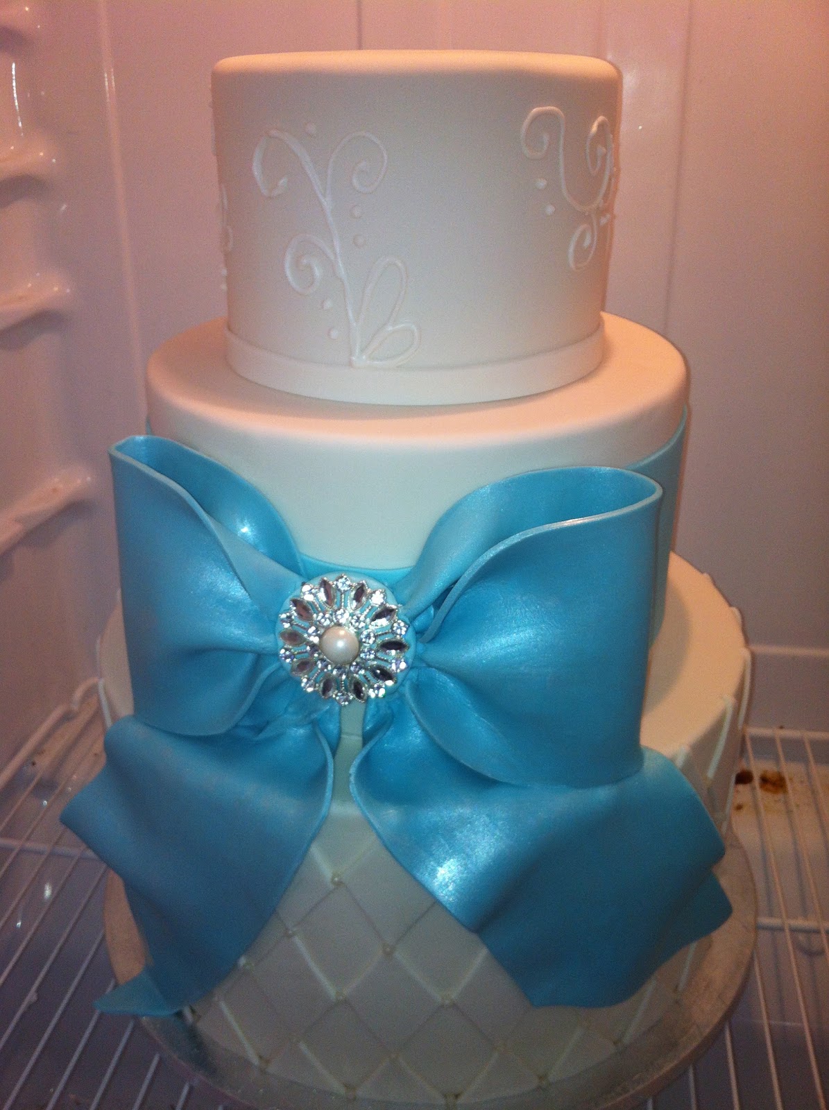 The Good Apple: Blue Bow Wedding Cake