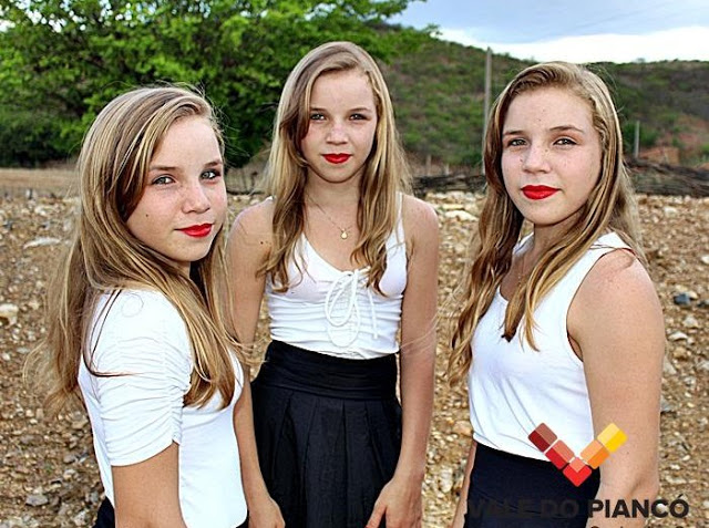 Blog SÓ PUDIA SER Ó WAL: Trigêmeas andam 2 quilômetros a pé todos os ...