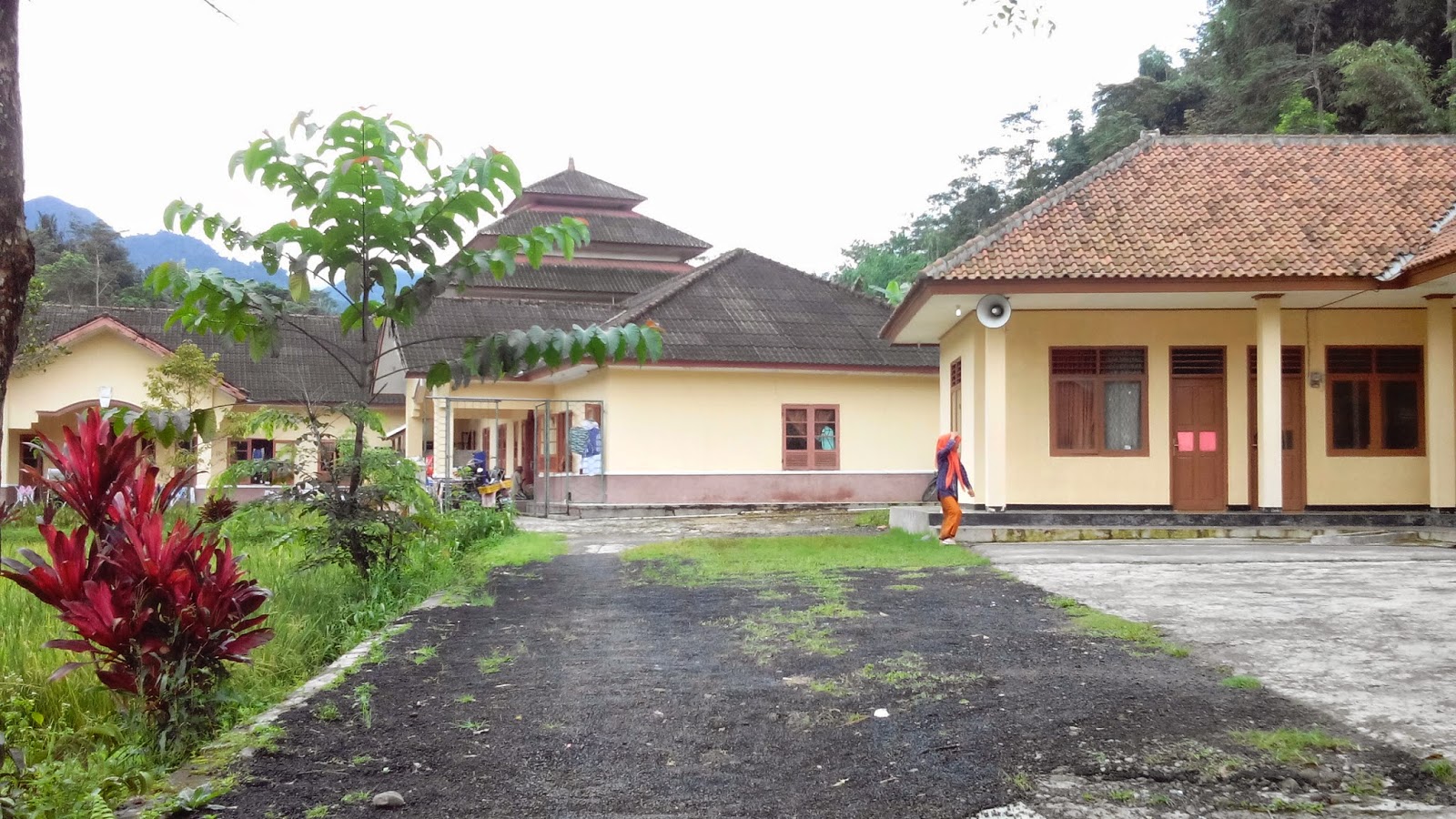 .: Bangunan Pesantren