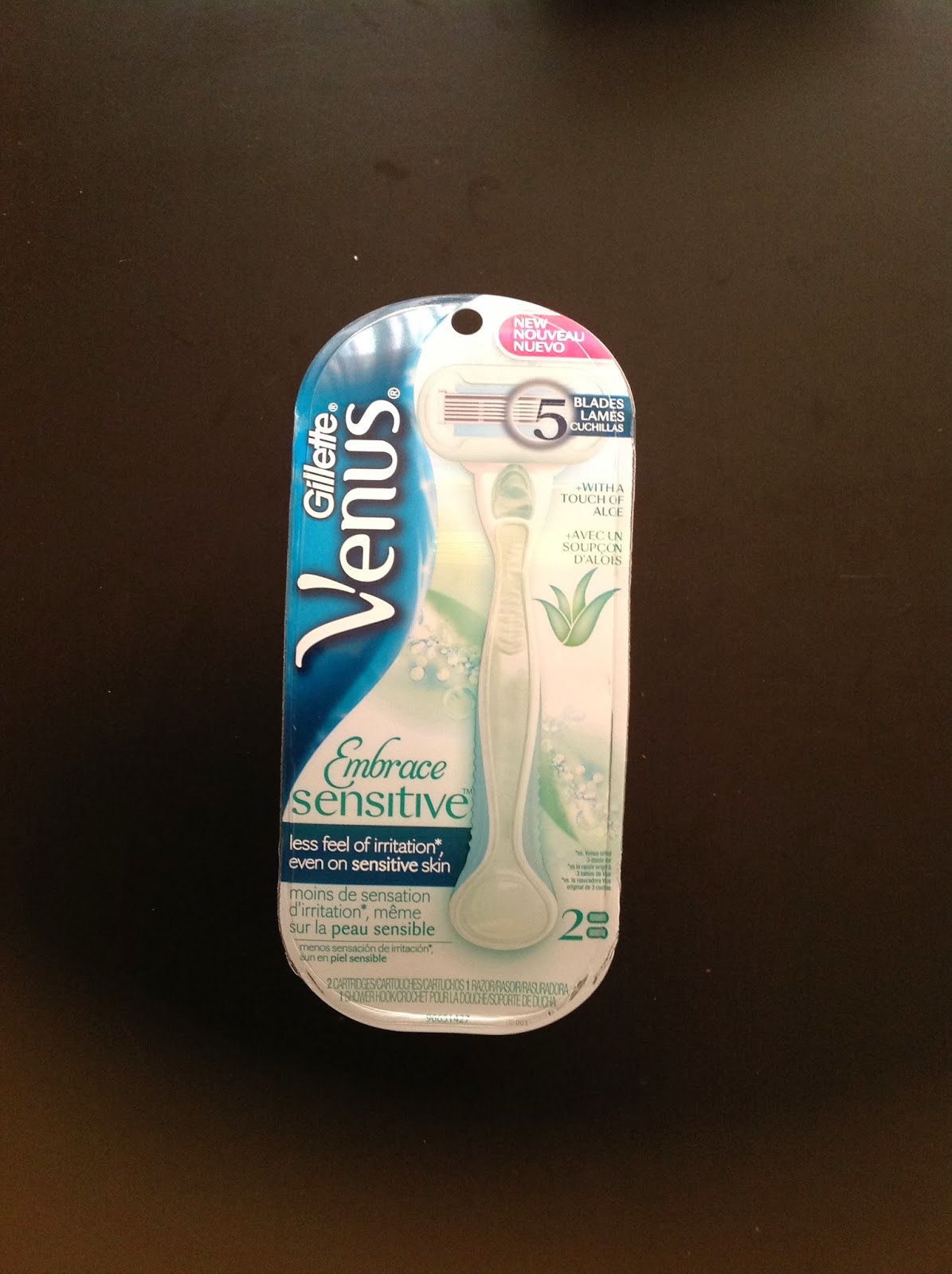 Eights and Weights: Venus Sensitive Embrace Razor Review