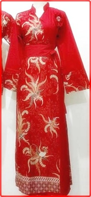 Model baju batik wanita modern warna merah