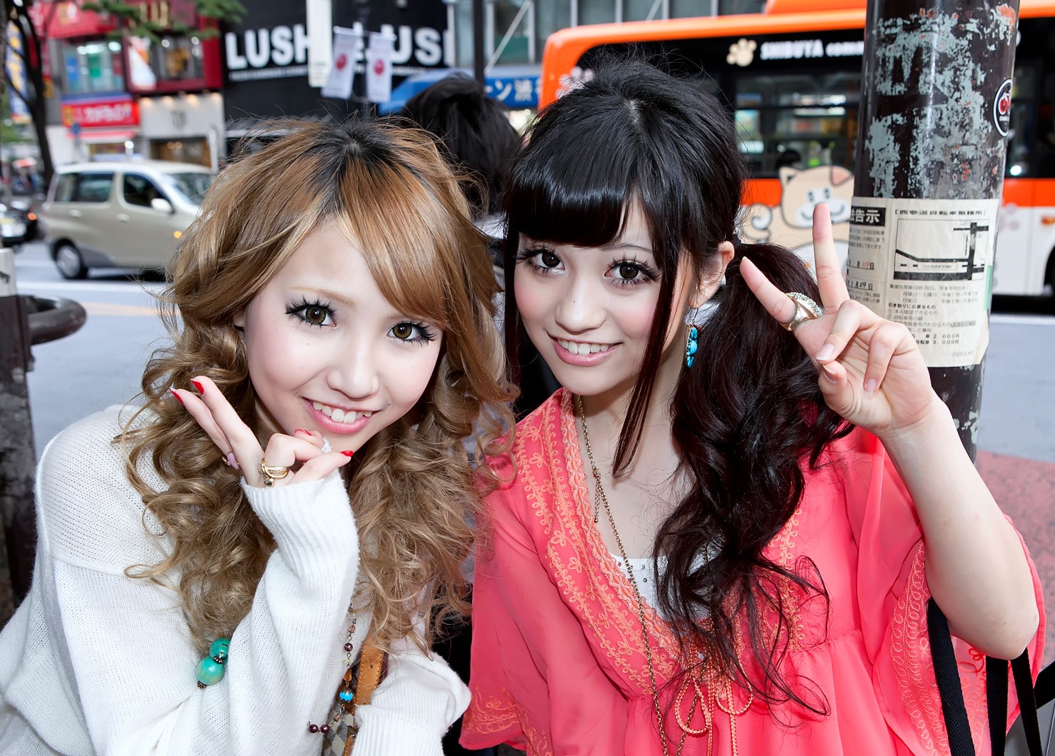 GIAPPONIAMO: TIPI DI RAGAZZE GIAPPONESI