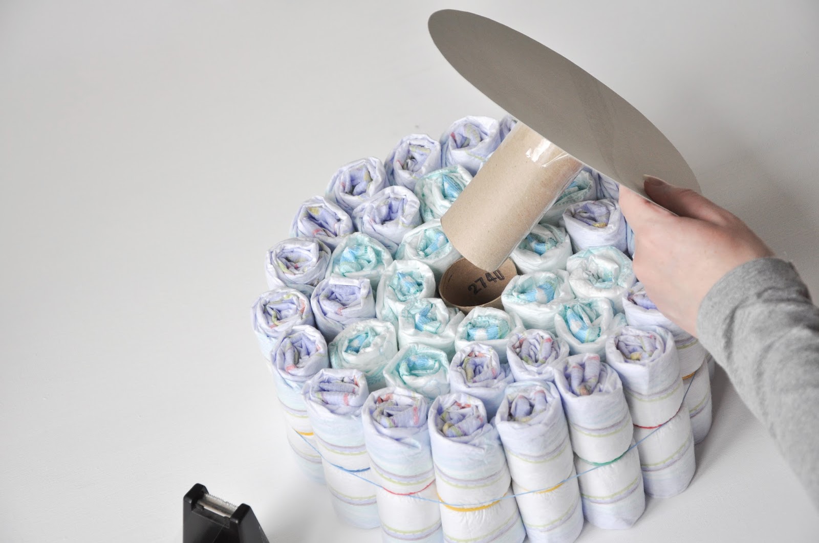 pippa's long stockings: Make your own nappy cake {tutorial}