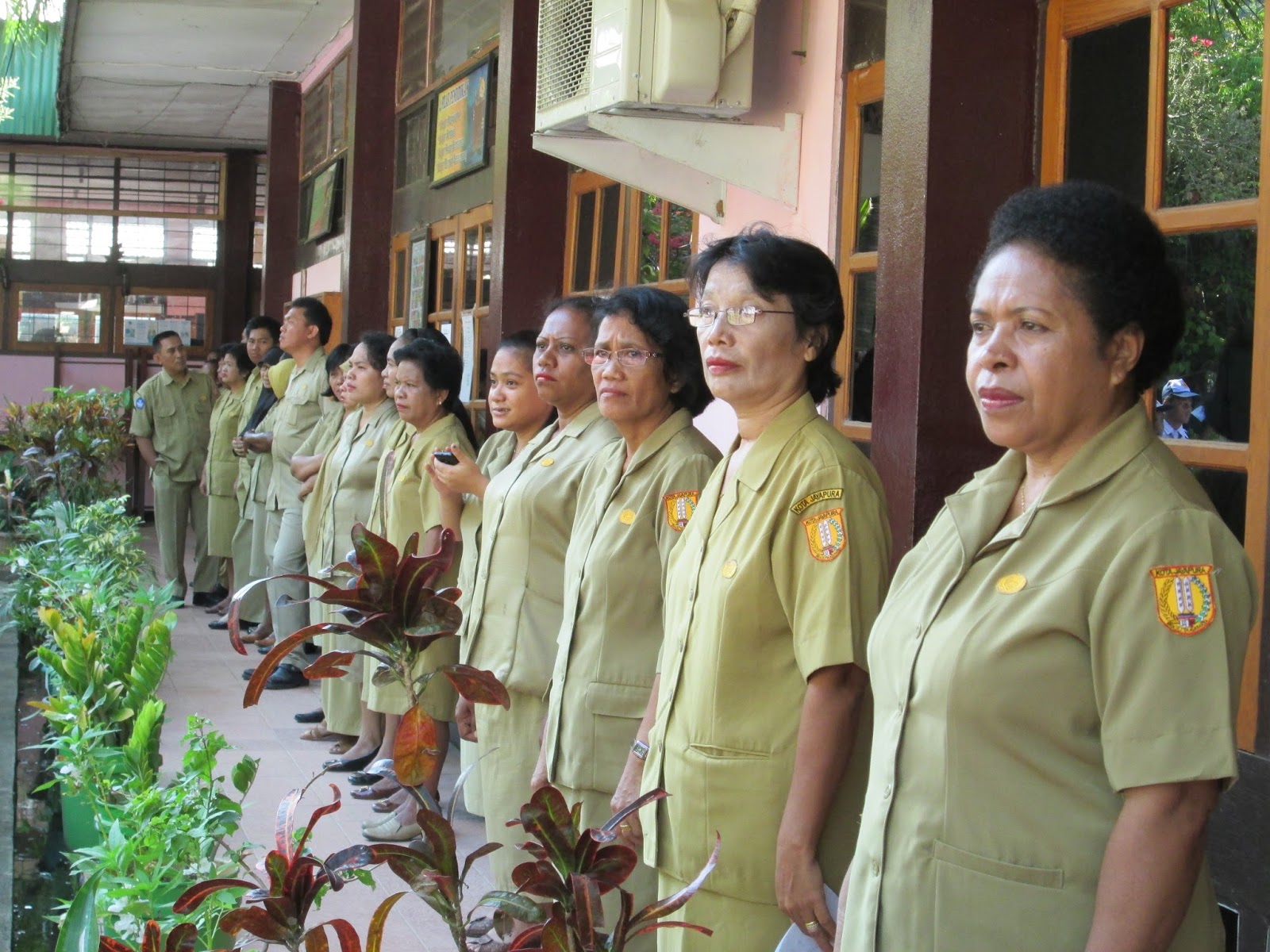PHOTO PELANTIKAN OSIS SMP NEGERI 5 JAYAPURA - SMP NEGERI 5 JAYAPURA