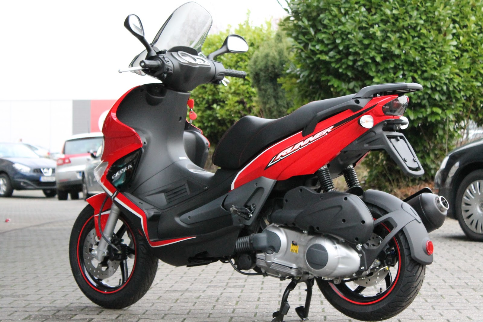 Cycle Shop Blog: Gilera Runner 125 ST rot in Köln Porz
