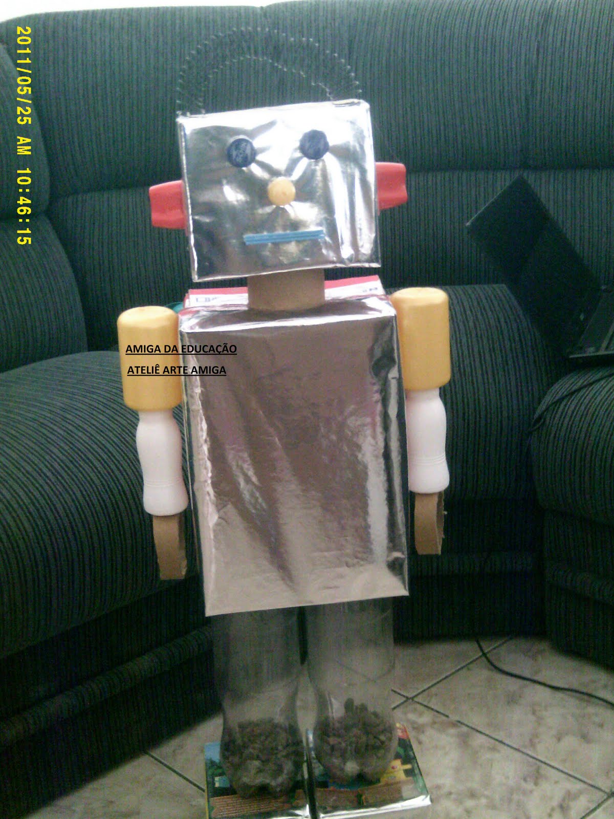 AMIGA DA EDUCAÇÃO.: AMIGA DA EDUCAÇÃO APROVA RECICLAGEM. ROBÔ DE ...